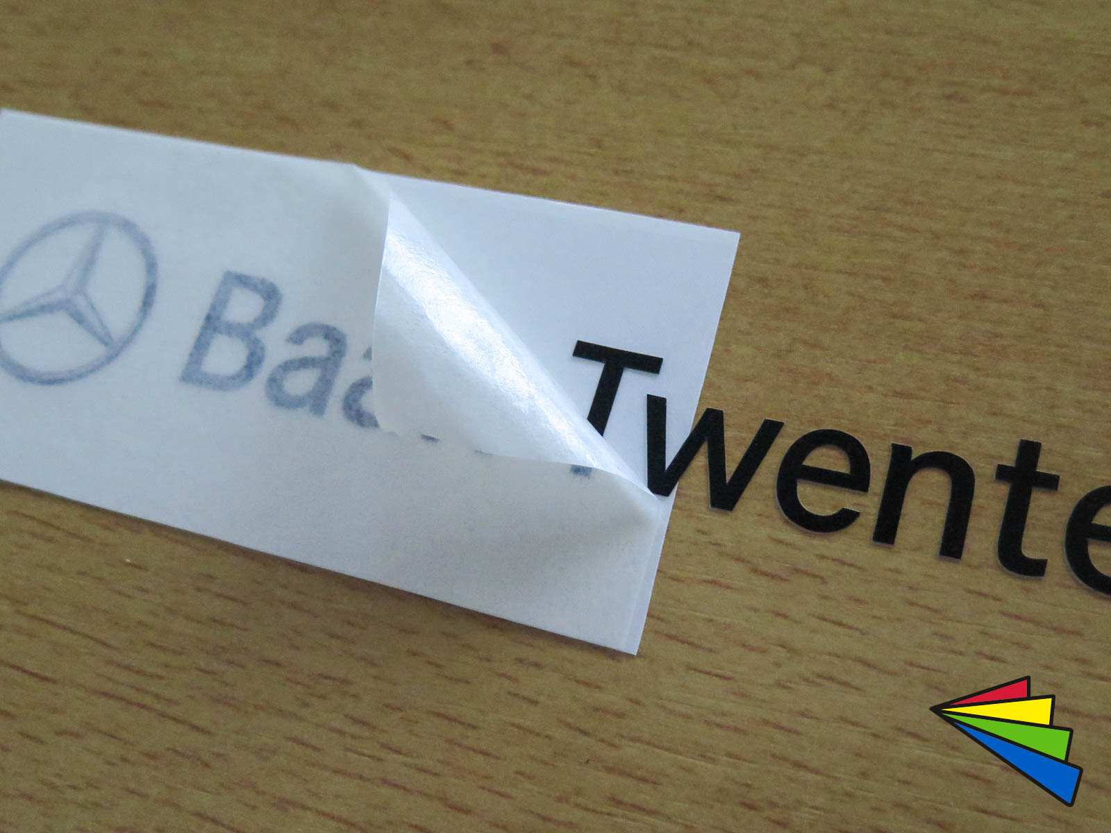 Stickers - Gevelbelettering, reclameborden, autoreclame en raamfolie